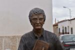 Inaugurada la escultura en honor al poeta y flamencólogo Félix Grande ...